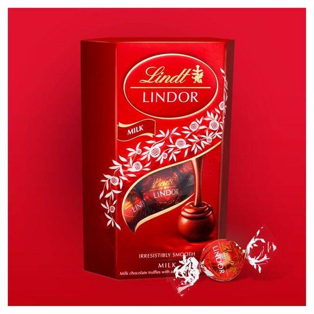 Happy moment with us 🔹 Lindt Lindor Chocolate Truffles Box, Milk, 200g ...