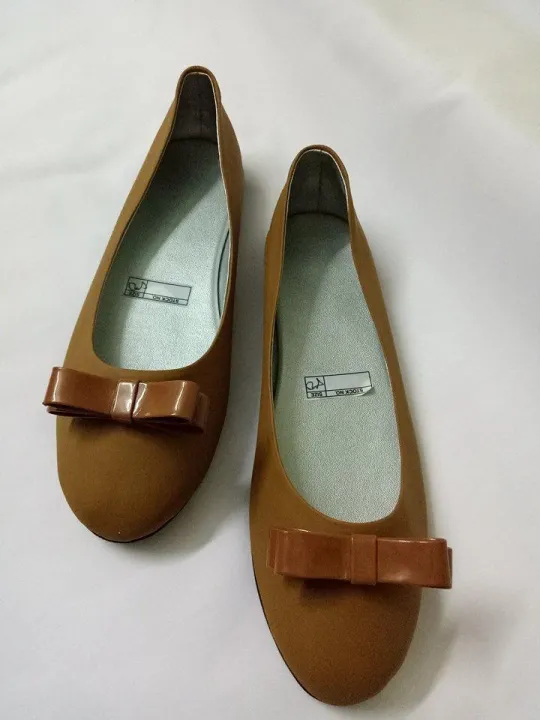 Marivic's simply flat shoes with piping and bow (Tan) | Lazada PH