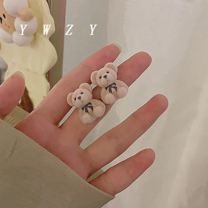 Sanhe ต่างหูรูปหมีแบบตาข่ายสีแดงขนาด S925เข็มสำหรับเกาหลีของขวัญวันเกิดน่ารักลายการ์ตูนขนาดเล็ก ...