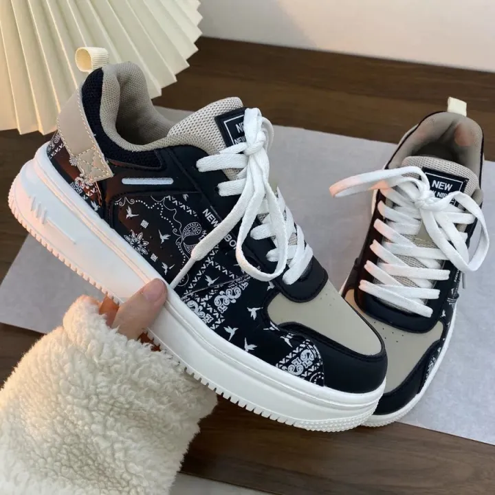 Hong Kong wind explosion shoes female 2022 spring cashew flower black ...