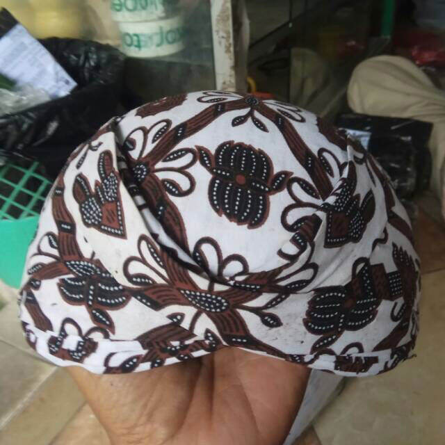 Blangkon Sunda Penutup Kepala Topi Adat Khas Sunda Betawi | Lazada ...