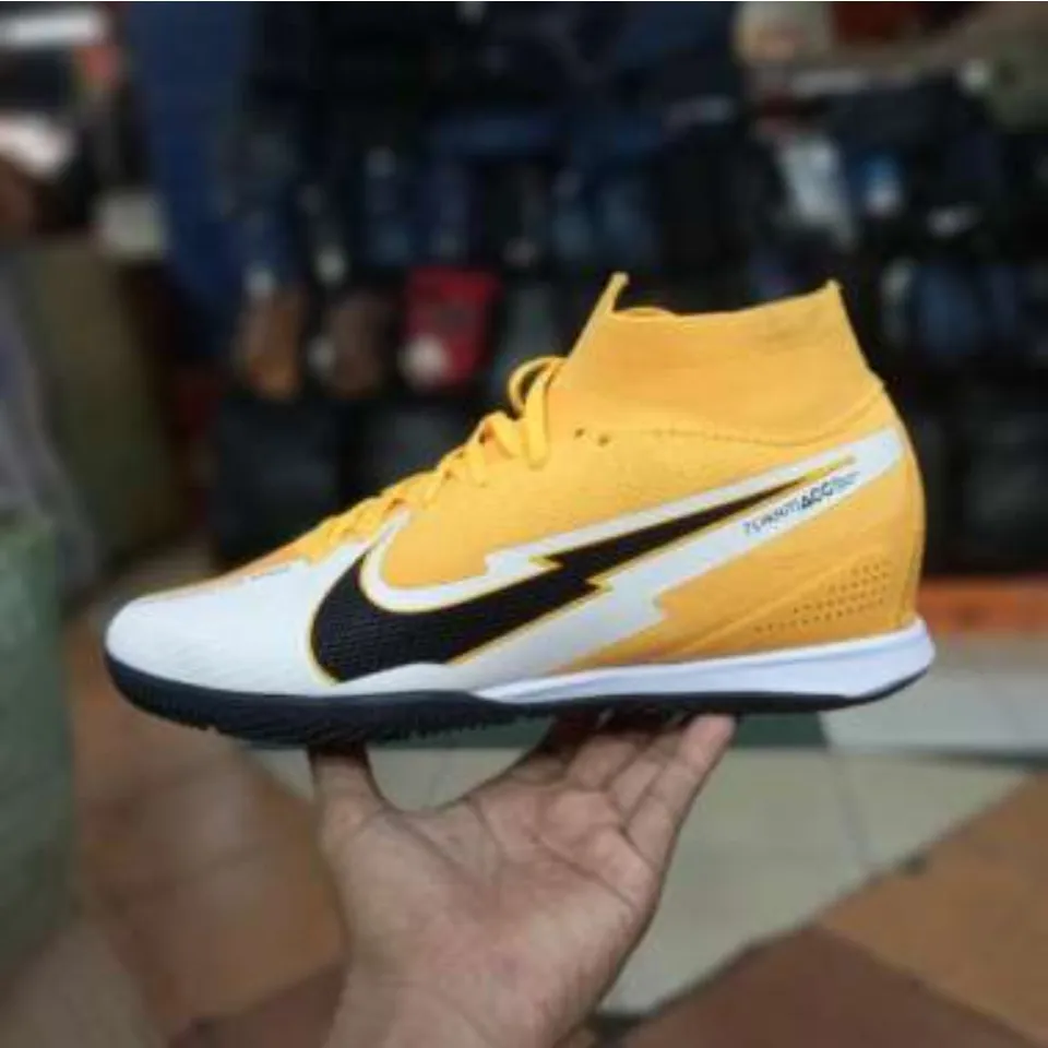 Sepatu Futsal Nike Terbaru 2022